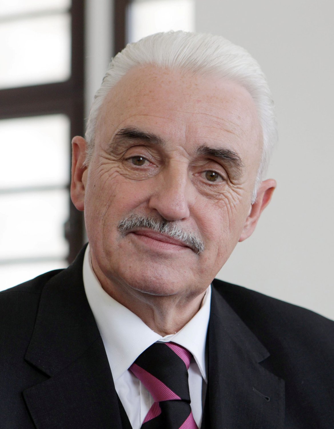 "Keiner kennt die Region wie er" - Sparkassenstiftung für die Region ...